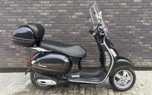 Black Piaggio Vespa 2005 in Klaipeda, with an engine capacity of 0.13 L and mileage of 15 thousand km for 1899 €, photo 4 on AUTOMOTO.COM.LV