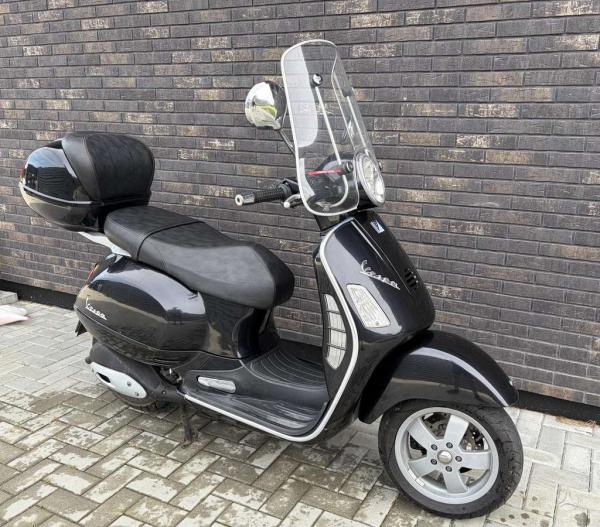 Black Piaggio Vespa 2005 in Klaipeda, with an engine capacity of 0.13 L and mileage of 15 thousand km for 1899 €, photo 4 on AUTOMOTO.COM.LV