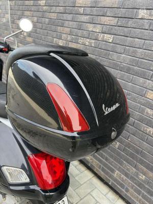 Black Piaggio Vespa 2005 in Klaipeda, with an engine capacity of 0.13 L and mileage of 15 thousand km for 1899 €, photo 7 on AUTOMOTO.COM.LV