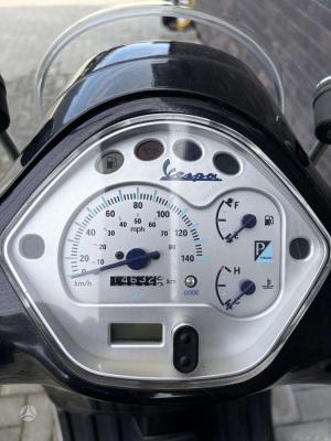 Black Piaggio Vespa 2005 in Klaipeda, with an engine capacity of 0.13 L and mileage of 15 thousand km for 1899 €, photo 11 on AUTOMOTO.COM.LV