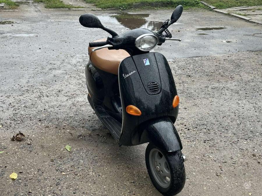 Черный Piaggio Vespa 2005 в Каунас, объемом двигателя 50.00 л и пробегом 15 тыс. км за 700 €, фото 1 на AUTOMOTO.COM.LV