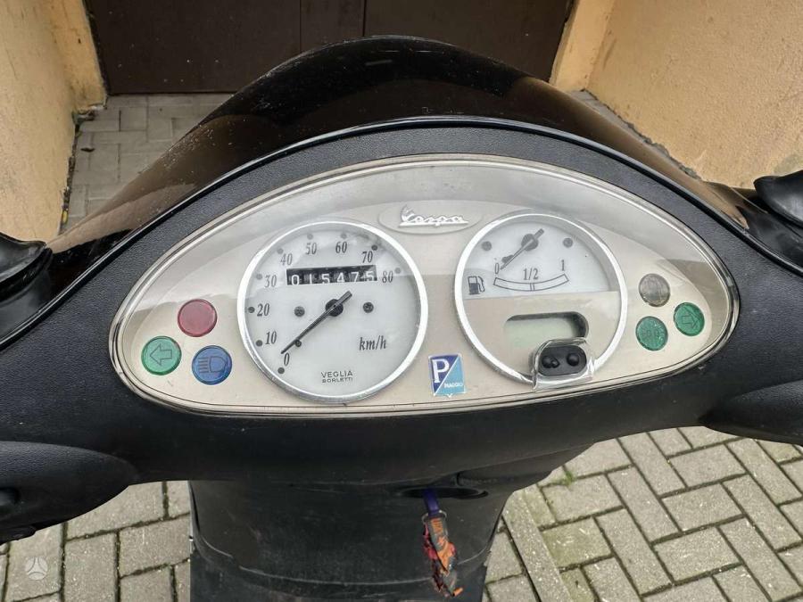 Черный Piaggio Vespa 2005 в Каунас, объемом двигателя 50.00 л и пробегом 15 тыс. км за 700 €, фото 6 на AUTOMOTO.COM.LV