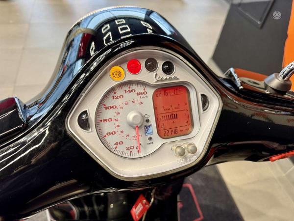 Melns Piaggio Vespa 2006 Viļņa, ar dzinēja tilpumu 0.25 L un nobraukumu 22 tūkst. km par 2199 €, foto 8 vietnē AUTOMOTO.COM.LV