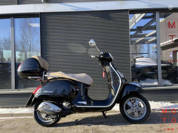 Black Piaggio Vespa 2006 in Riga, with an engine capacity of 0.25 L and mileage of 22 thousand km for 2199 €, photo 5 on AUTOMOTO.COM.LV