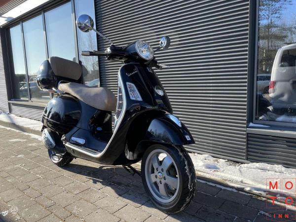 Black Piaggio Vespa 2006 in Riga, with an engine capacity of 0.25 L and mileage of 22 thousand km for 2199 €, photo 6 on AUTOMOTO.COM.LV