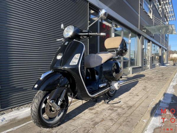 Black Piaggio Vespa 2006 in Riga, with an engine capacity of 0.25 L and mileage of 22 thousand km for 2199 €, photo 9 on AUTOMOTO.COM.LV