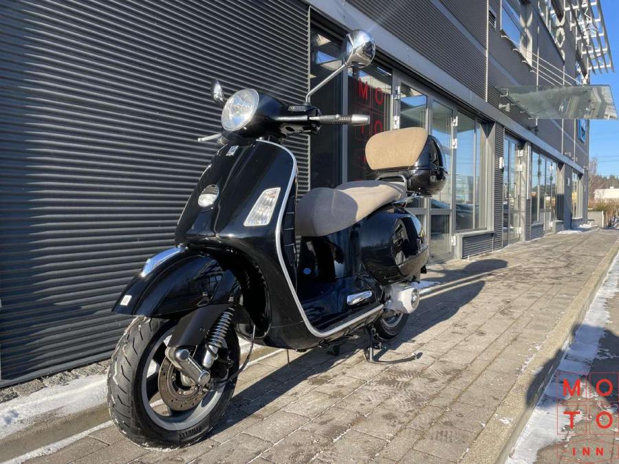 Black Piaggio Vespa 2006 in Riga, with an engine capacity of 0.25 L and mileage of 22 thousand km for 2199 €, photo 9 on AUTOMOTO.COM.LV
