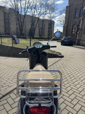 Melns Piaggio Vespa 2006 Viļņa, ar dzinēja tilpumu 49.00 L un nobraukumu 16 tūkst. km par 1200 €, foto 10 vietnē AUTOMOTO.COM.LV