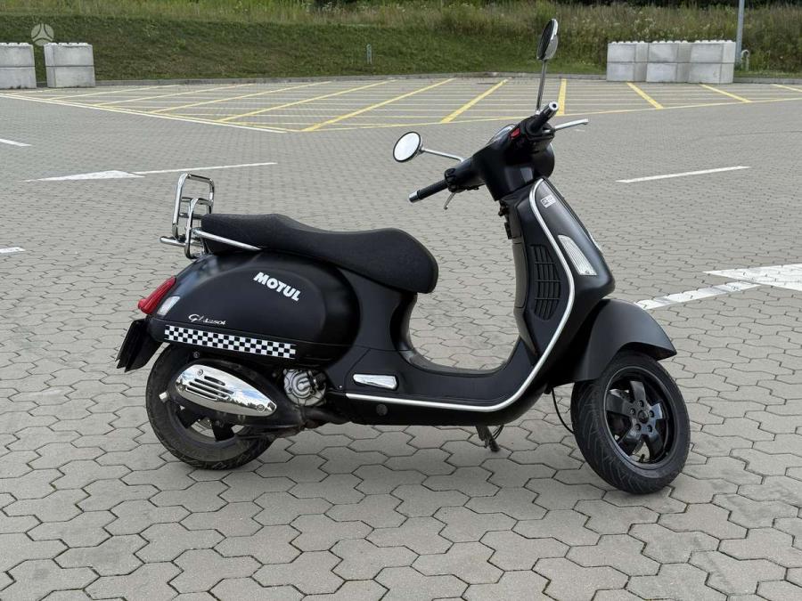 Black Piaggio Vespa 2006 in Vilnius, with an engine capacity of 0.24 L and mileage of 74 thousand km for 2000 €, photo 3 on AUTOMOTO.COM.LV