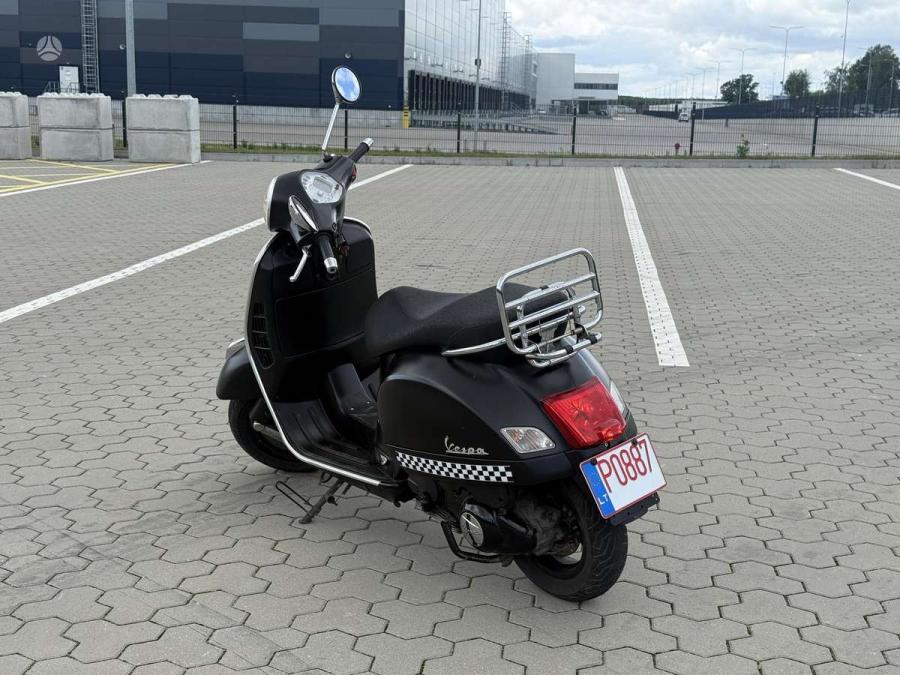 Black Piaggio Vespa 2006 in Vilnius, with an engine capacity of 0.24 L and mileage of 74 thousand km for 2000 €, photo 6 on AUTOMOTO.COM.LV