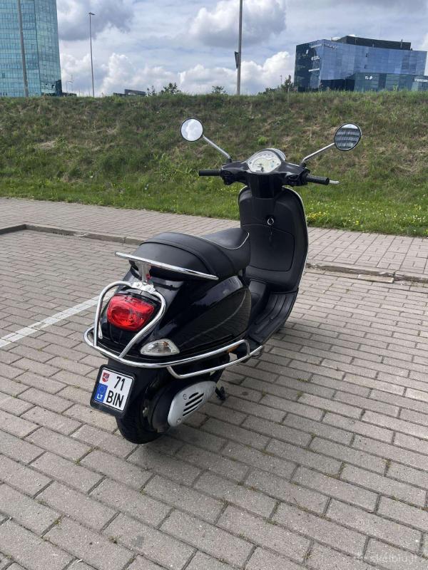 Черный Piaggio Vespa 2006 в Вильнюс, объемом двигателя 49.00 л и пробегом 10 тыс. км за 1150 €, фото 5 на AUTOMOTO.COM.LV