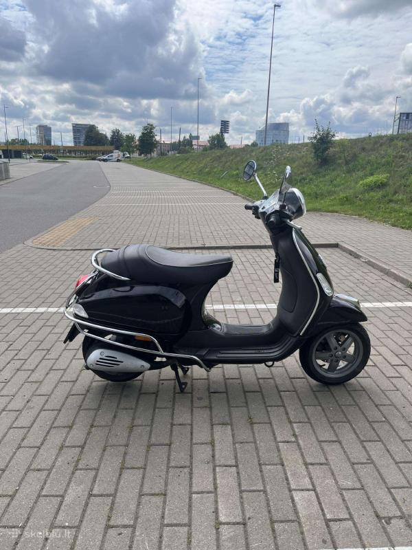 Черный Piaggio Vespa 2006 в Вильнюс, объемом двигателя 49.00 л и пробегом 10 тыс. км за 1150 €, фото 6 на AUTOMOTO.COM.LV