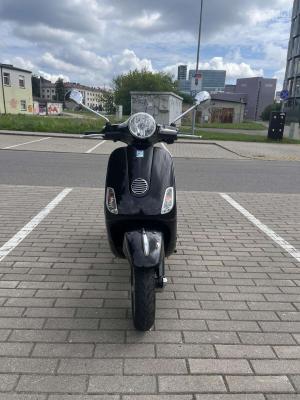 Black Piaggio Vespa 2006 in Vilnius, with an engine capacity of 49.00 L and mileage of 10 thousand km for 1150 €, photo 9 on AUTOMOTO.COM.LV