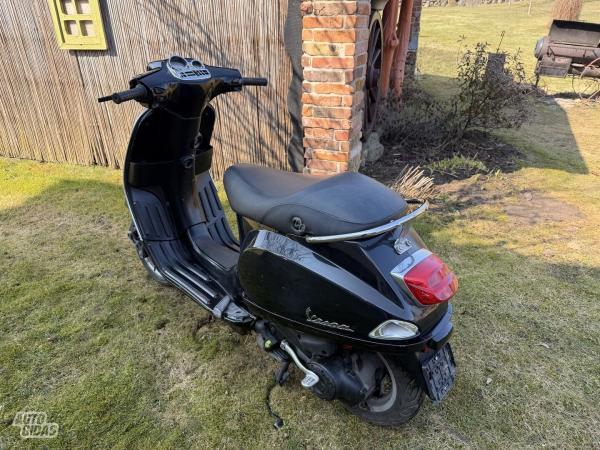 Черный Piaggio Vespa 2010 в Аникщяй, объемом двигателя 0.05 л и пробегом 32 тыс. км за 400 €, фото 2 на AUTOMOTO.COM.LV