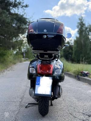 Черный Piaggio Vespa 2010 в Вильнюс, объемом двигателя 0.30 л и пробегом 40 тыс. км за 3100 €, фото 8 на AUTOMOTO.COM.LV