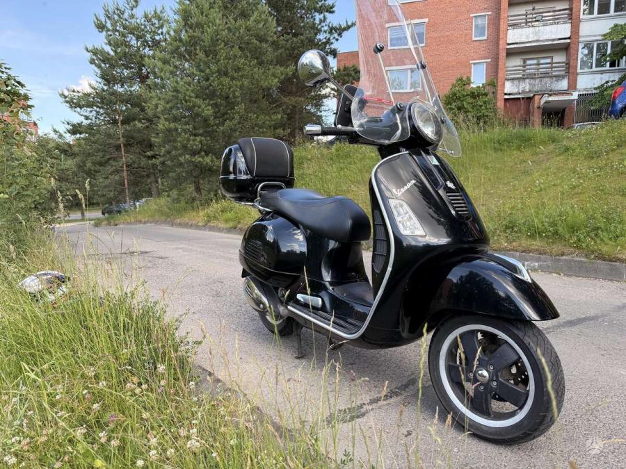 Черный Piaggio Vespa 2010 в Вильнюс, объемом двигателя 0.30 л и пробегом 40 тыс. км за 3100 €, фото 11 на AUTOMOTO.COM.LV