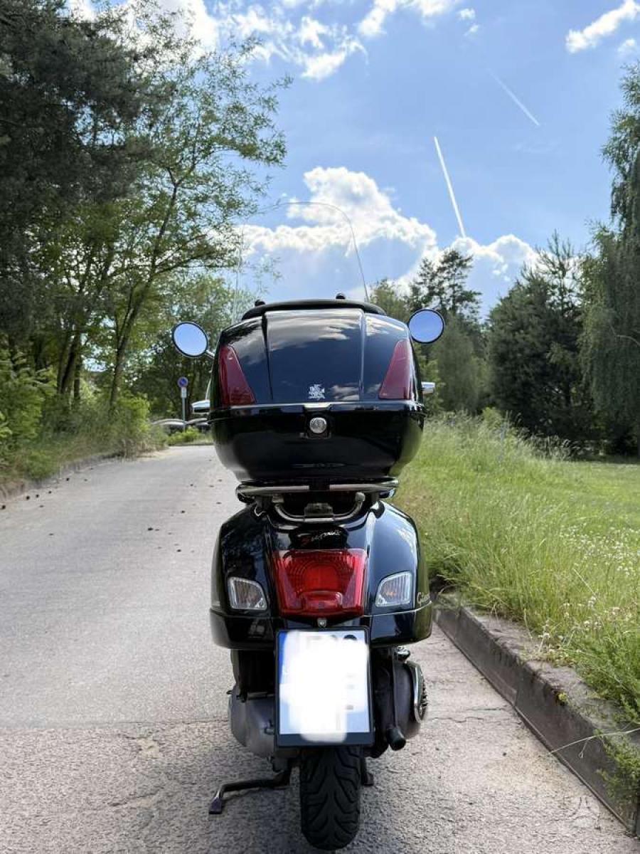 Черный Piaggio Vespa 2010 в Вильнюс, объемом двигателя 0.30 л и пробегом 40 тыс. км за 3100 €, фото 12 на AUTOMOTO.COM.LV