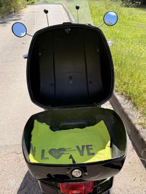 Черный Piaggio Vespa 2010 в Вильнюс, объемом двигателя 0.30 л и пробегом 40 тыс. км за 3100 €, фото 20 на AUTOMOTO.COM.LV