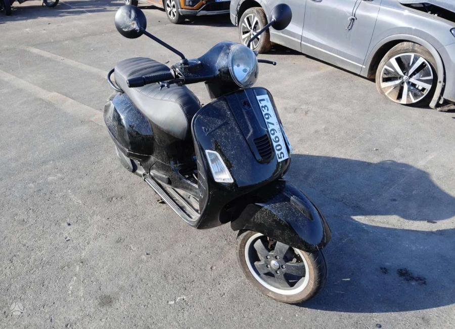 Melns Piaggio Vespa 2010 Širvintos, ar dzinēja tilpumu 0.28 L un nobraukumu 76 tūkst. km par 1350 €, foto 1 vietnē AUTOMOTO.COM.LV