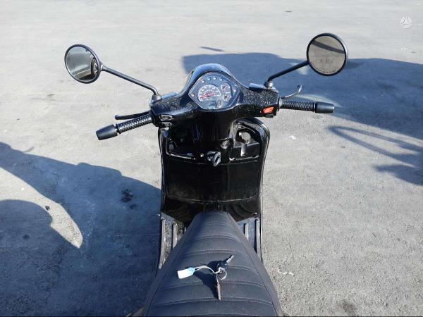 Melns Piaggio Vespa 2010 Širvintos, ar dzinēja tilpumu 0.28 L un nobraukumu 76 tūkst. km par 1350 €, foto 6 vietnē AUTOMOTO.COM.LV