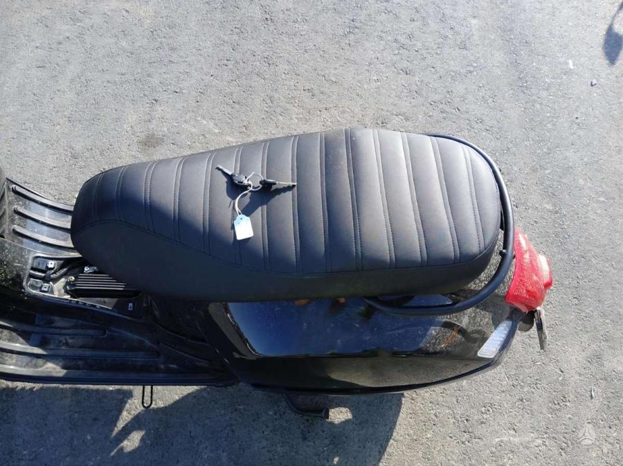 Melns Piaggio Vespa 2010 Širvintos, ar dzinēja tilpumu 0.28 L un nobraukumu 76 tūkst. km par 1350 €, foto 7 vietnē AUTOMOTO.COM.LV
