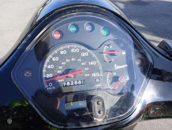 Melns Piaggio Vespa 2010 Širvintos, ar dzinēja tilpumu 0.28 L un nobraukumu 76 tūkst. km par 1350 €, foto 9 vietnē AUTOMOTO.COM.LV