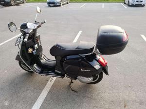 Black Piaggio Vespa 2012 in Siauliai, with an engine capacity of 0.13 L and mileage of 17 thousand km for 1400 €, photo 2 on AUTOMOTO.COM.LV