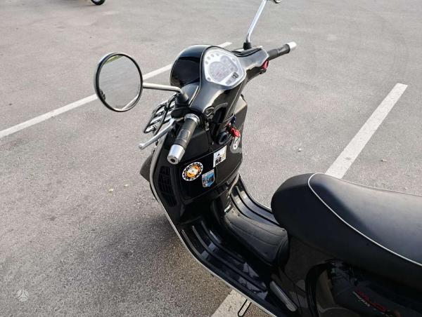 Melns Piaggio Vespa 2012 Šauļi, ar dzinēja tilpumu 0.13 L un nobraukumu 17 tūkst. km par 1400 €, foto 9 vietnē AUTOMOTO.COM.LV