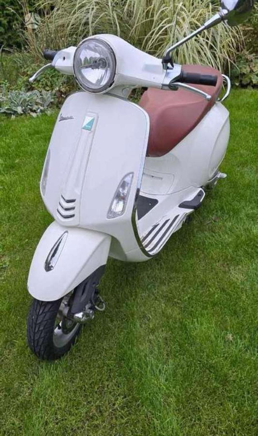 Melns Piaggio Vespa 2012 Kauņa, ar dzinēja tilpumu 49.00 L un nobraukumu 15 tūkst. km par 800 €, foto 7 vietnē AUTOMOTO.COM.LV
