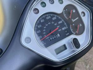 Melns Piaggio Vespa 2013 Viļņa, ar dzinēja tilpumu 0.13 L un nobraukumu 18 tūkst. km par 1299 €, foto 6 vietnē AUTOMOTO.COM.LV