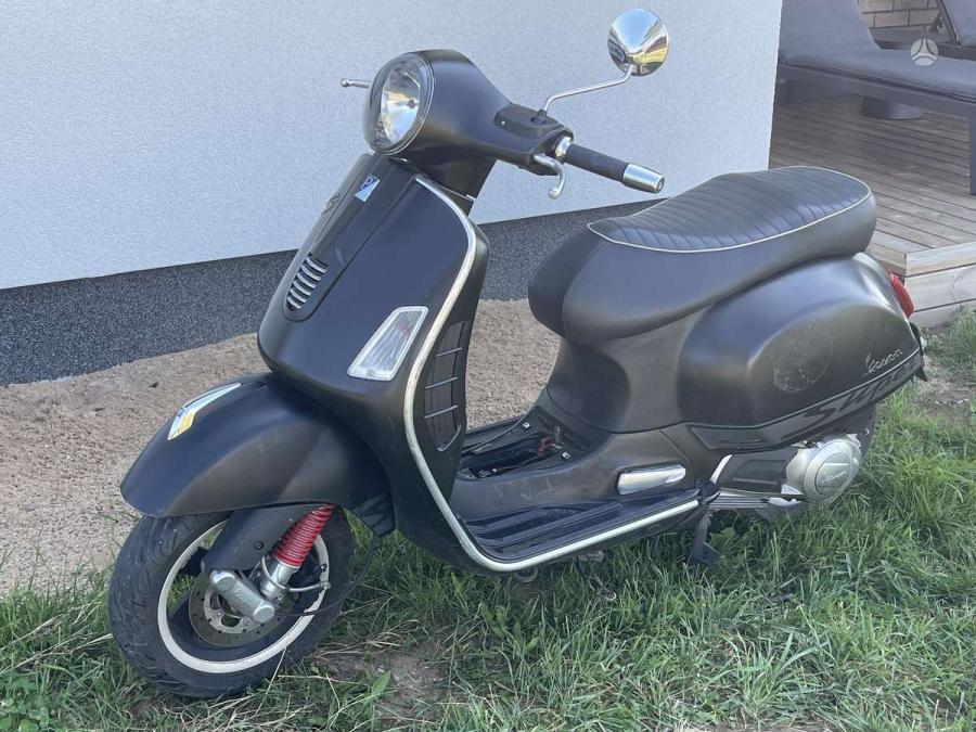 Melns Piaggio Vespa 2013 Viļņa, ar dzinēja tilpumu 0.13 L un nobraukumu 18 tūkst. km par 1299 €, foto 7 vietnē AUTOMOTO.COM.LV