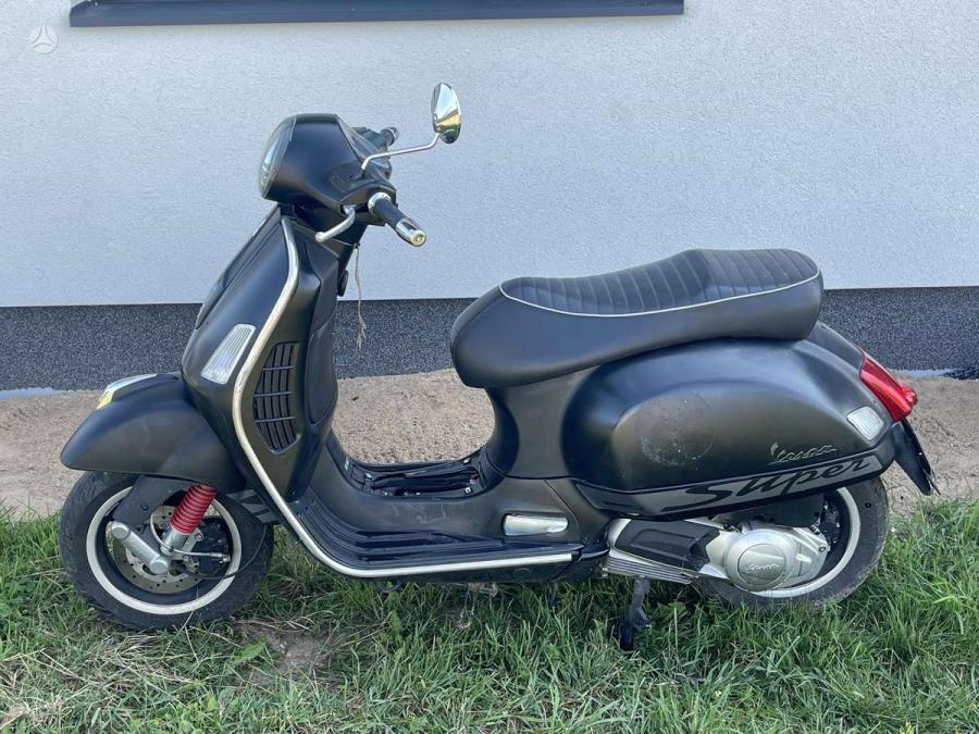 Melns Piaggio Vespa 2013 Viļņa, ar dzinēja tilpumu 0.13 L un nobraukumu 18 tūkst. km par 1299 €, foto 8 vietnē AUTOMOTO.COM.LV