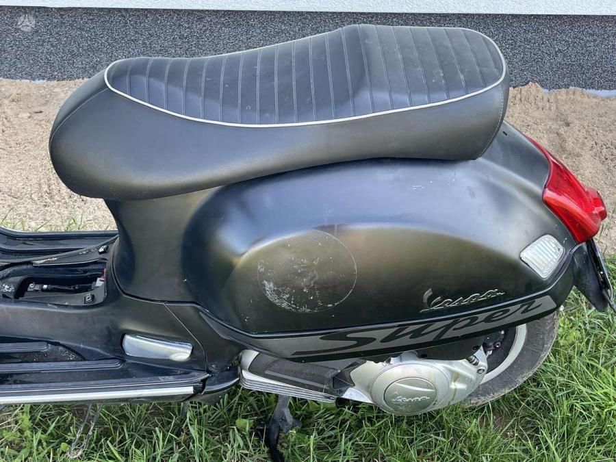 Melns Piaggio Vespa 2013 Viļņa, ar dzinēja tilpumu 0.13 L un nobraukumu 18 tūkst. km par 1299 €, foto 10 vietnē AUTOMOTO.COM.LV