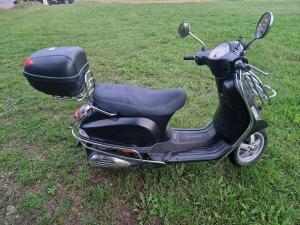 Black Piaggio Vespa 2013 in Vilnius, with an engine capacity of 50.00 L and mileage of 9 thousand km for 1500 €, photo 9 on AUTOMOTO.COM.LV