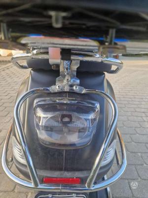 Black Piaggio Vespa 2013 in Vilnius, with an engine capacity of 50.00 L and mileage of 9 thousand km for 1500 €, photo 15 on AUTOMOTO.COM.LV