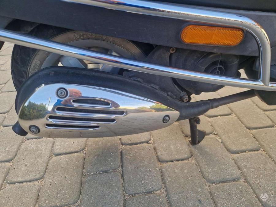 Black Piaggio Vespa 2013 in Vilnius, with an engine capacity of 50.00 L and mileage of 9 thousand km for 1500 €, photo 20 on AUTOMOTO.COM.LV