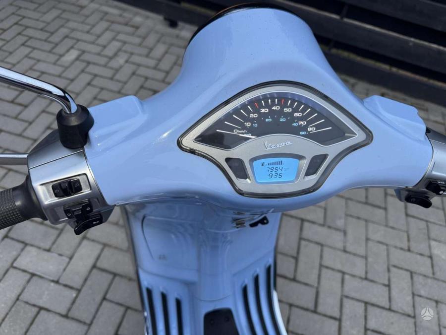 Черный Piaggio Vespa 2014 в Вильнюс, объемом двигателя 49.00 л и пробегом 32 тыс. км за 1450 €, фото 3 на AUTOMOTO.COM.LV