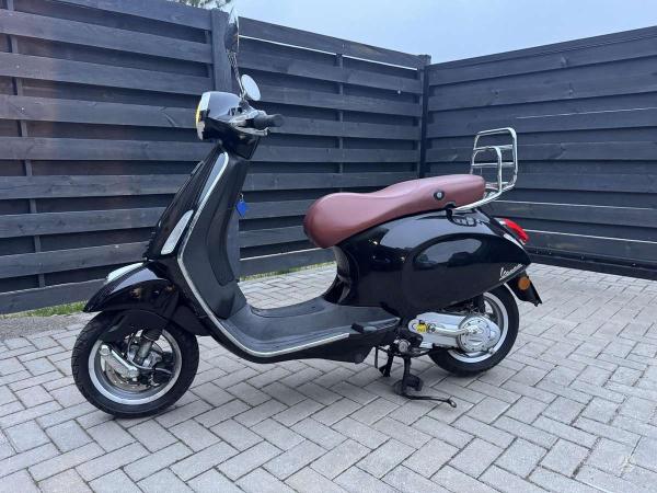 Melns Piaggio Vespa 2014 Viļņa, ar dzinēja tilpumu 49.00 L un nobraukumu 32 tūkst. km par 1450 €, foto 3 vietnē AUTOMOTO.COM.LV