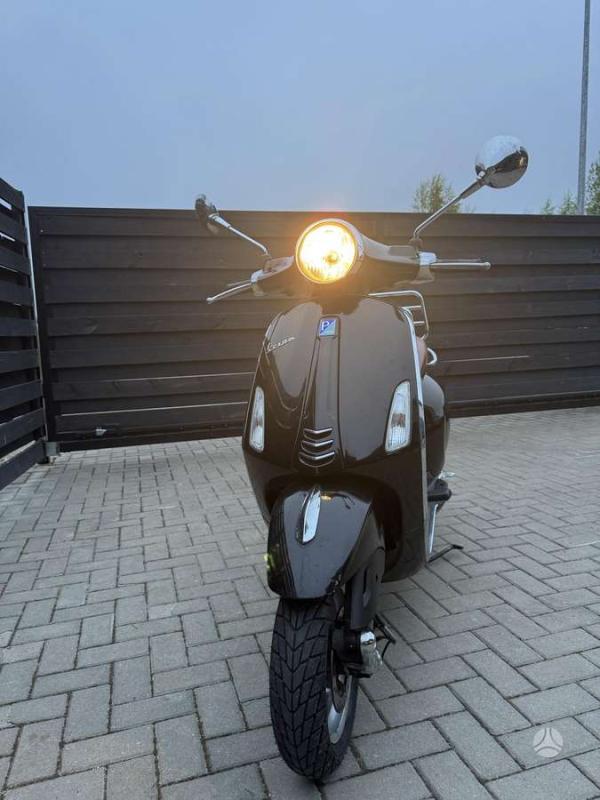 Melns Piaggio Vespa 2014 Viļņa, ar dzinēja tilpumu 49.00 L un nobraukumu 32 tūkst. km par 1450 €, foto 4 vietnē AUTOMOTO.COM.LV