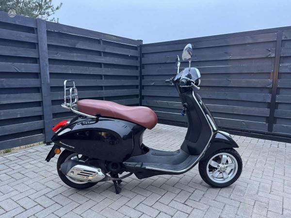 Melns Piaggio Vespa 2014 Viļņa, ar dzinēja tilpumu 49.00 L un nobraukumu 32 tūkst. km par 1450 €, foto 5 vietnē AUTOMOTO.COM.LV