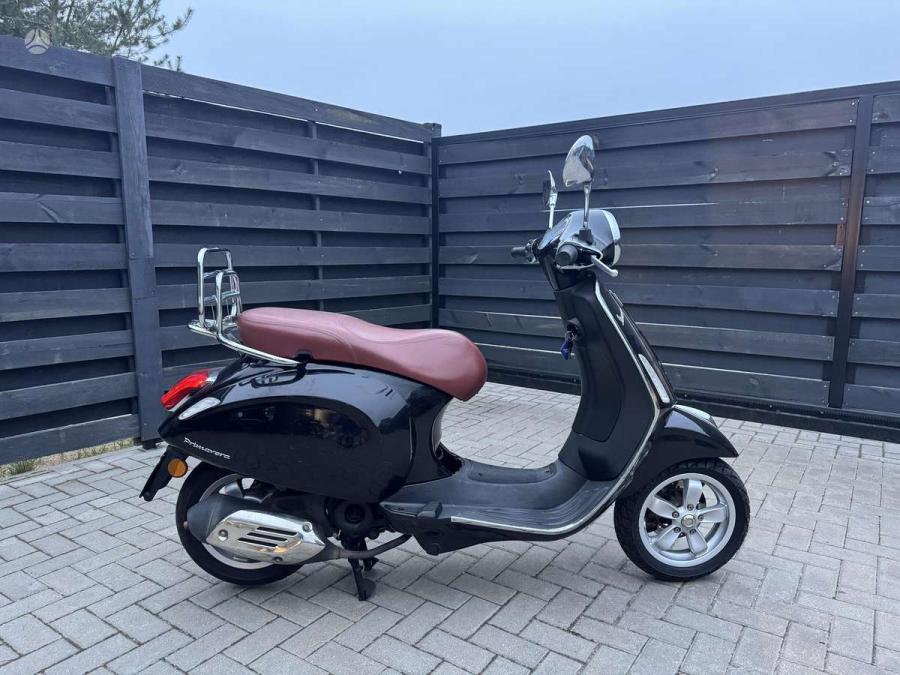 Черный Piaggio Vespa 2014 в Вильнюс, объемом двигателя 49.00 л и пробегом 32 тыс. км за 1450 €, фото 6 на AUTOMOTO.COM.LV