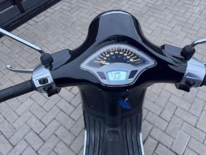 Черный Piaggio Vespa 2014 в Вильнюс, объемом двигателя 49.00 л и пробегом 32 тыс. км за 1450 €, фото 7 на AUTOMOTO.COM.LV