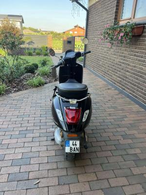 Черный Piaggio Vespa 2017 в Каунас, объемом двигателя 49.00 л и пробегом 6 тыс. км за 1900 €, фото 3 на AUTOMOTO.COM.LV