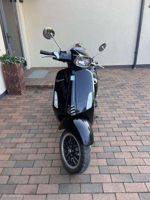 Melns Piaggio Vespa 2017 Kauņa, ar dzinēja tilpumu 49.00 L un nobraukumu 6 tūkst. km par 1900 €, foto 3 vietnē AUTOMOTO.COM.LV