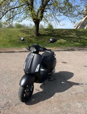 Black Piaggio Vespa 2019 in Kaunas, with an engine capacity of 50.00 L and mileage of 6 thousand km for 1690 €, photo 3 on AUTOMOTO.COM.LV