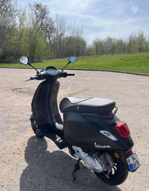 Black Piaggio Vespa 2019 in Kaunas, with an engine capacity of 50.00 L and mileage of 6 thousand km for 1690 €, photo 5 on AUTOMOTO.COM.LV