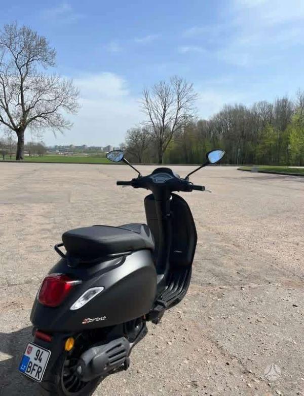 Black Piaggio Vespa 2019 in Kaunas, with an engine capacity of 50.00 L and mileage of 6 thousand km for 1690 €, photo 5 on AUTOMOTO.COM.LV