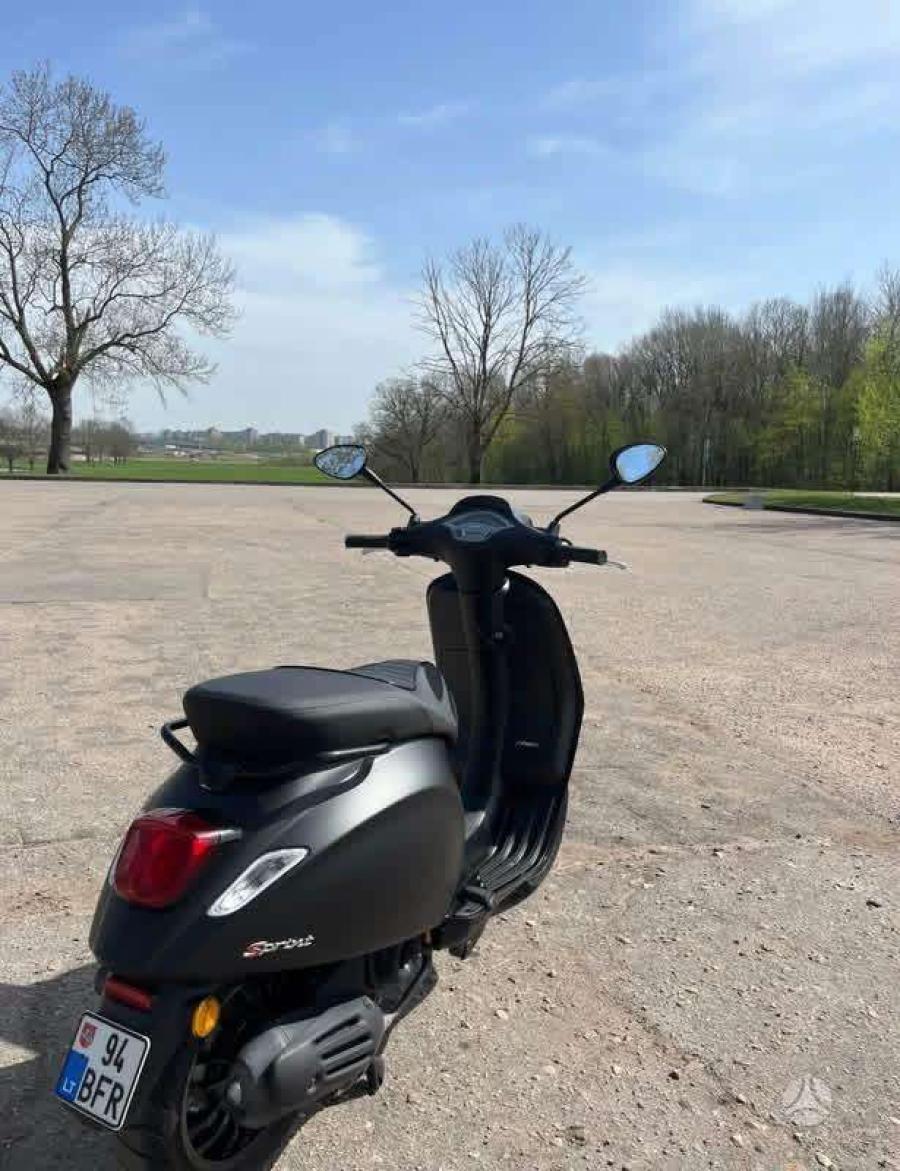 Black Piaggio Vespa 2019 in Kaunas, with an engine capacity of 50.00 L and mileage of 6 thousand km for 1690 €, photo 6 on AUTOMOTO.COM.LV