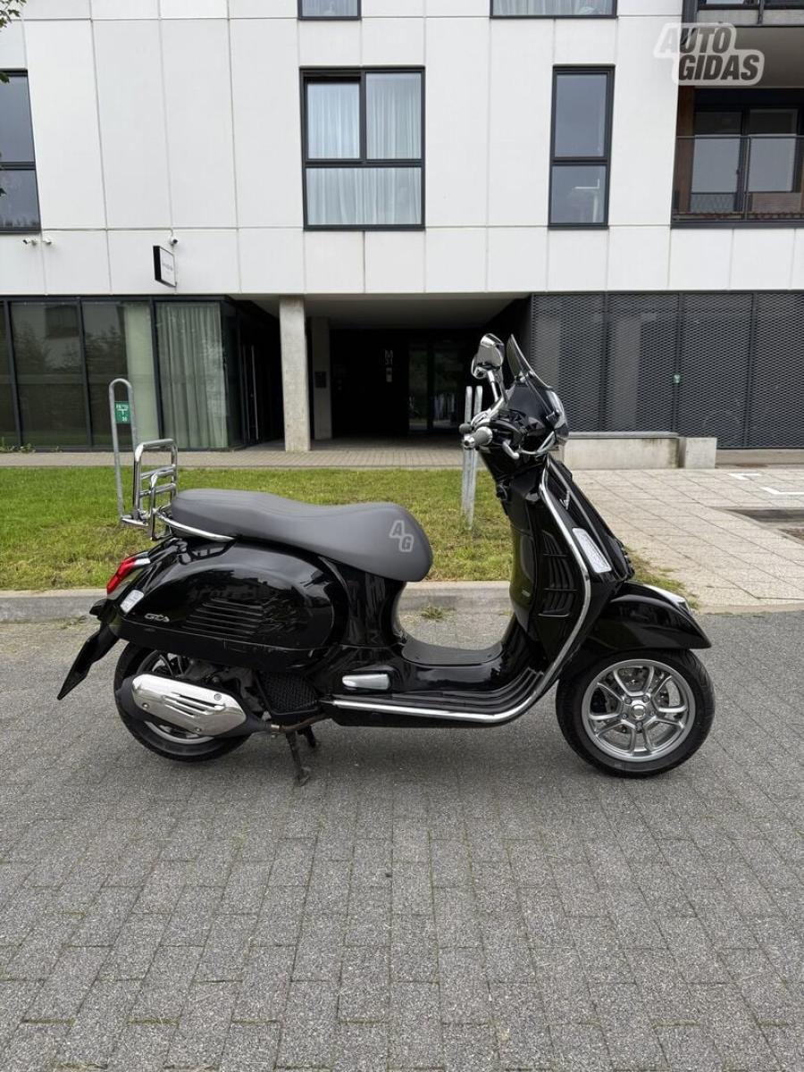 Melns Piaggio Vespa 2023 Viļņa, ar dzinēja tilpumu 0.13 L un nobraukumu 10 tūkst. km par 3600 €, foto 1 vietnē AUTOMOTO.COM.LV