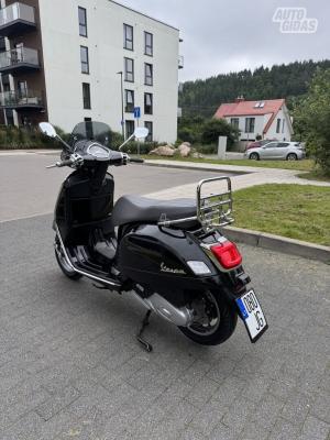 Melns Piaggio Vespa 2023 Viļņa, ar dzinēja tilpumu 0.13 L un nobraukumu 10 tūkst. km par 3600 €, foto 4 vietnē AUTOMOTO.COM.LV